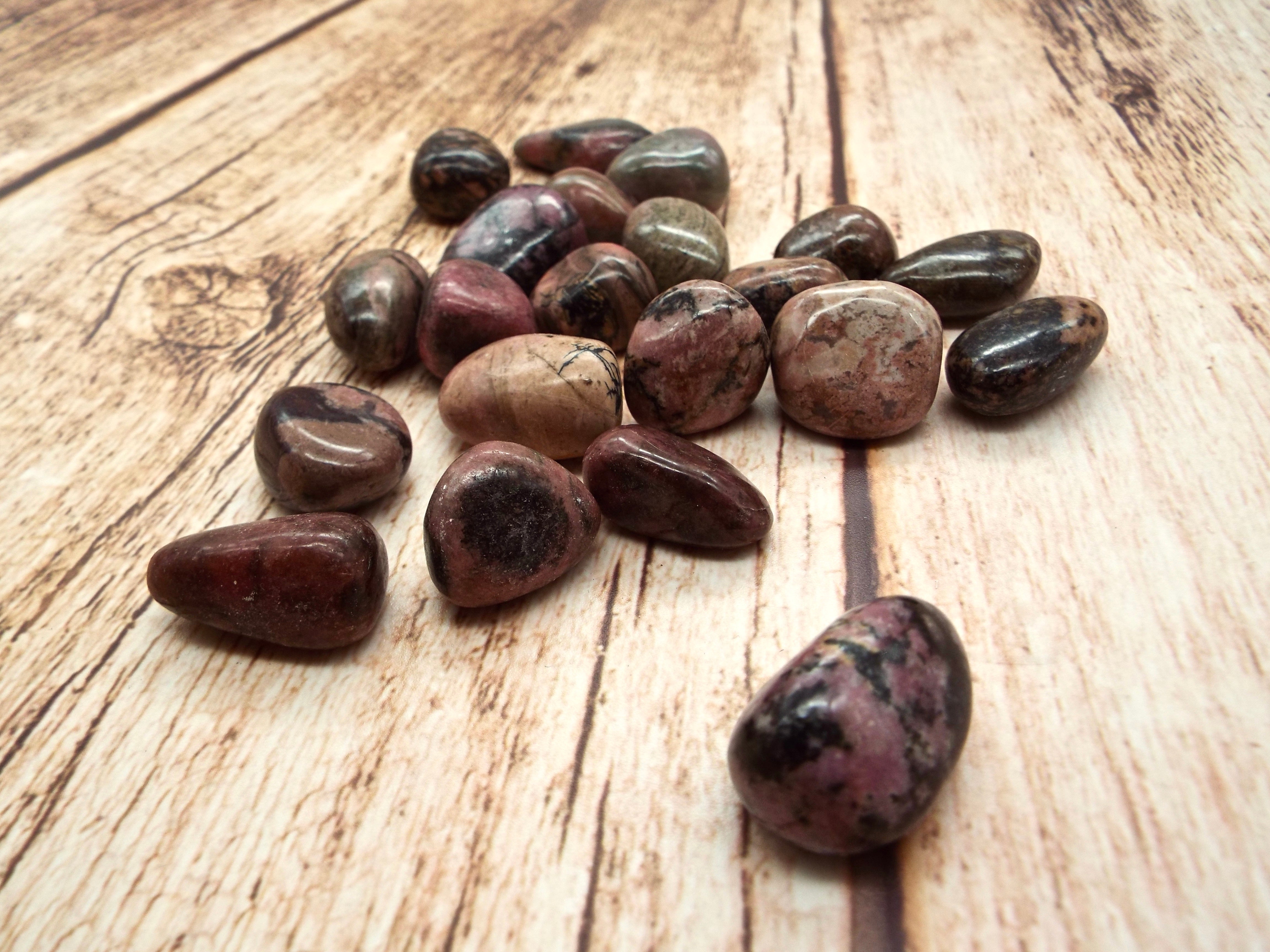 Rhodonite – Stoneage Natural Rocks